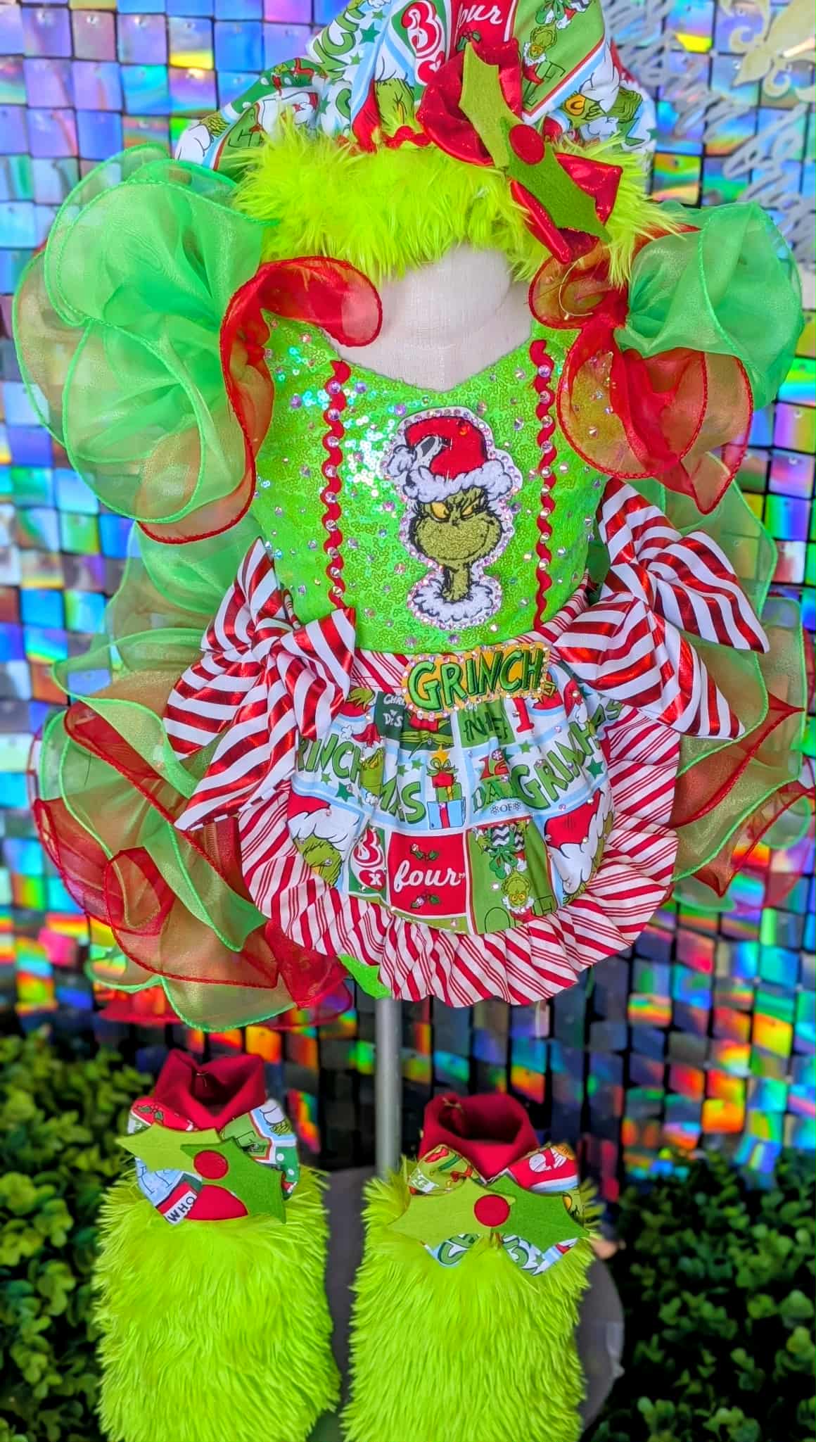 Tt- 18/3 Grinch OOC/Fun fashion – Mallie's Closet